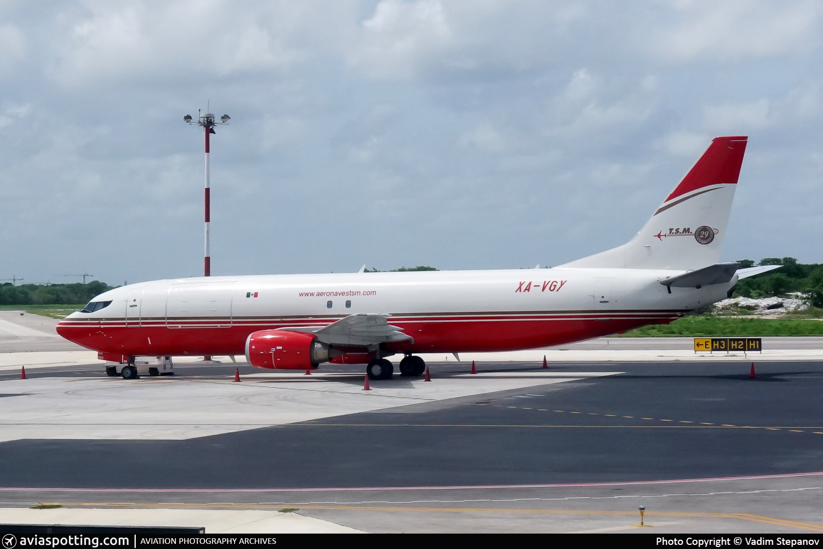 XA-VGY B737-400SF Aeronaves TSM MID – aviaspotting.com