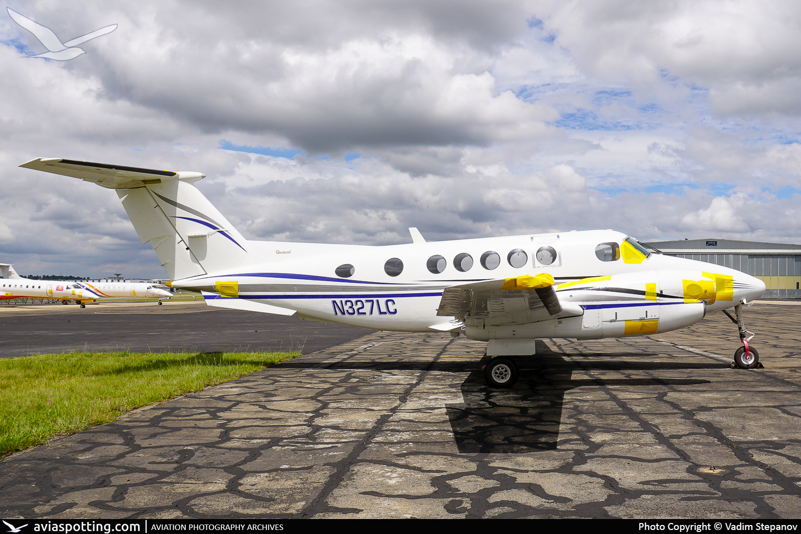 N327LC Beechcraft B200 Super King Air Private HLA – aviaspotting.com