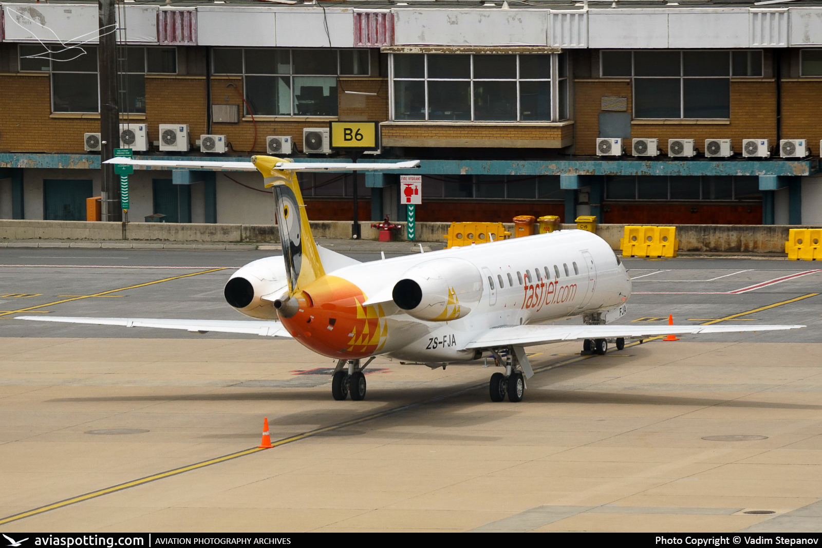 ZS-FJA Embraer 145LR FastJet Zimbabwe JNB – aviaspotting.com