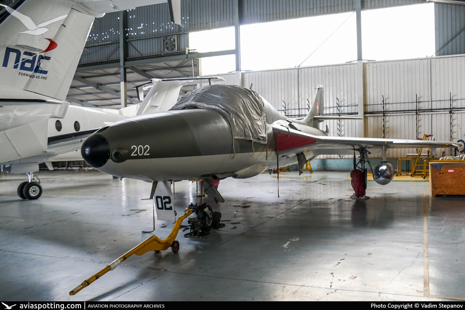 ZU-HUN Hawker Hunter T.68 Private HLA – aviaspotting.com
