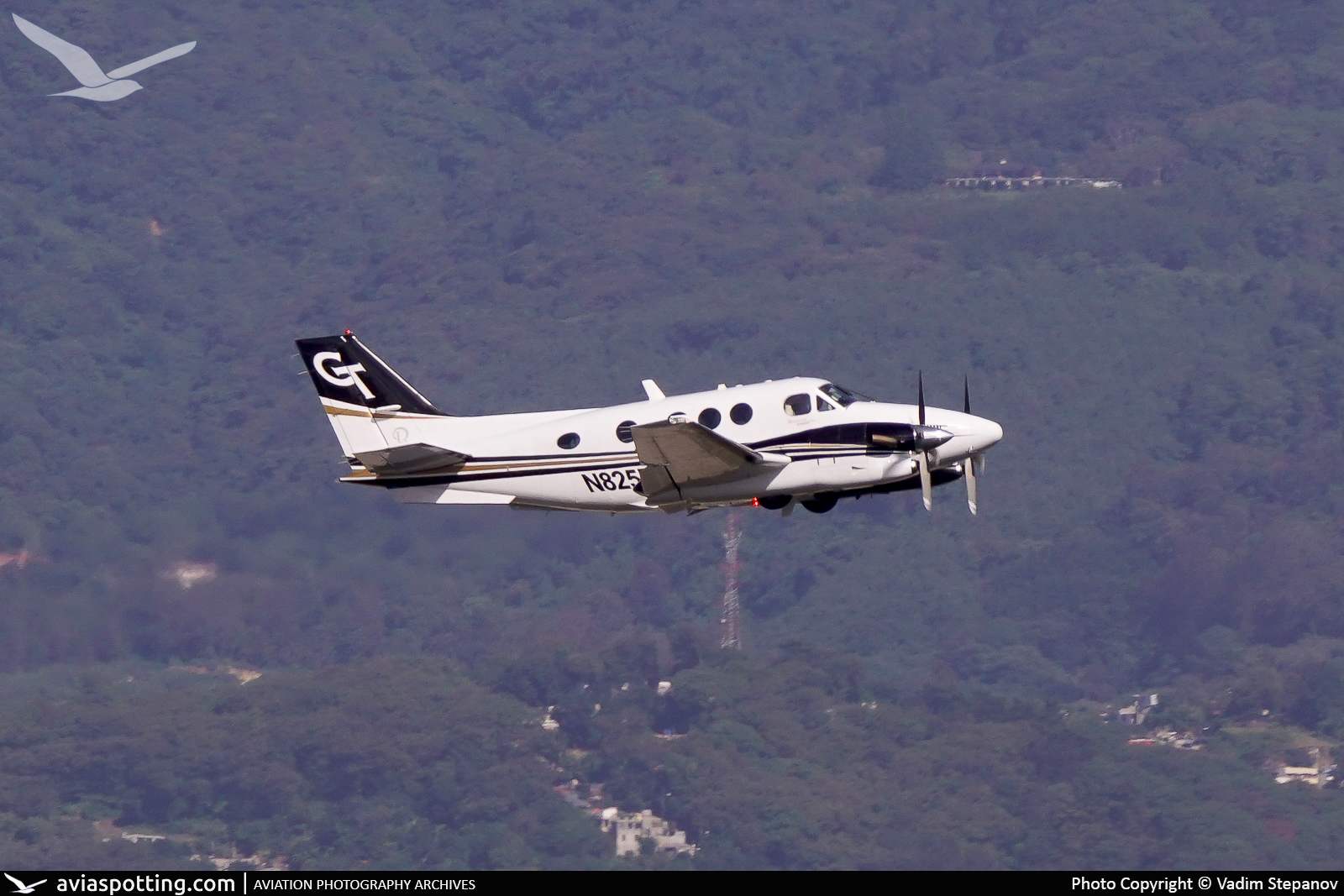 N825P Beechcraft C90GT King Air Bank of Utah Trustee GUA – aviaspotting.com