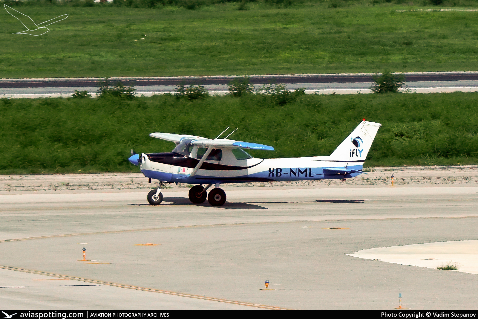 XB-NML Cessna152 iFly Escuela de Vuelo MID – aviaspotting.com